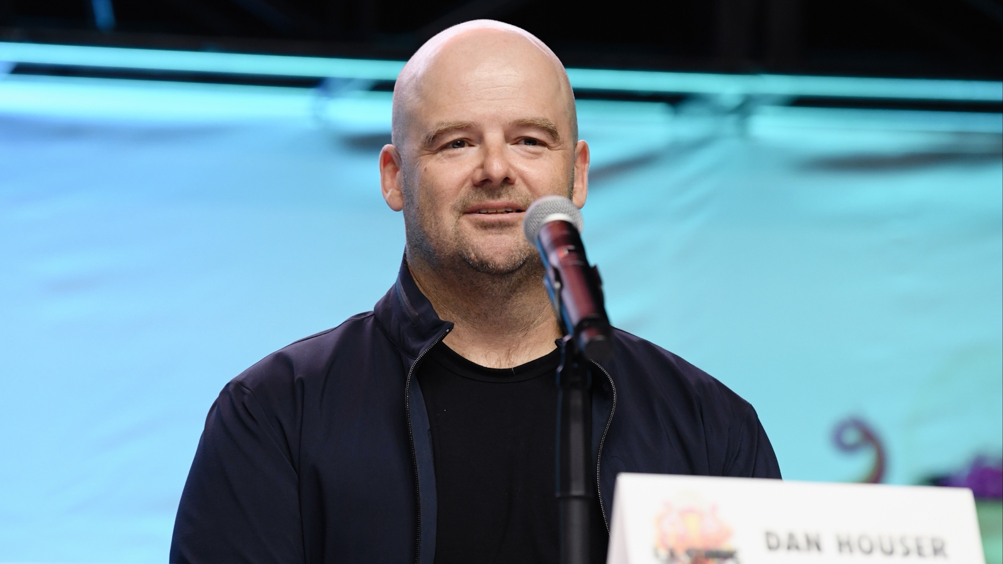 Dan Houser compara IA com doença das vacas loucas em entrevista polêmica